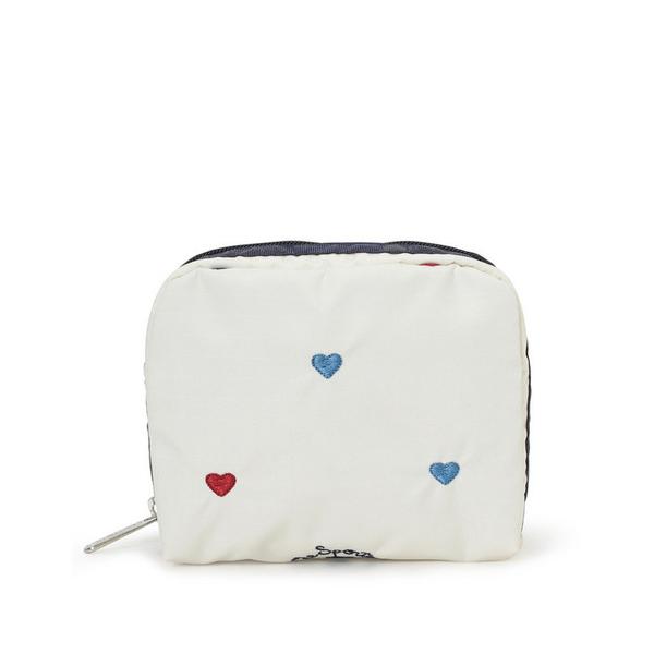 ZOZO問い合わせ番号:108280451ショップ:LeSportsac，レスポートサックブランド:LeSportsac，レスポートサック商品名:SQUARE COSMETIC トリコロールハートエンブロイダリーカテゴリ:財布/小物>...