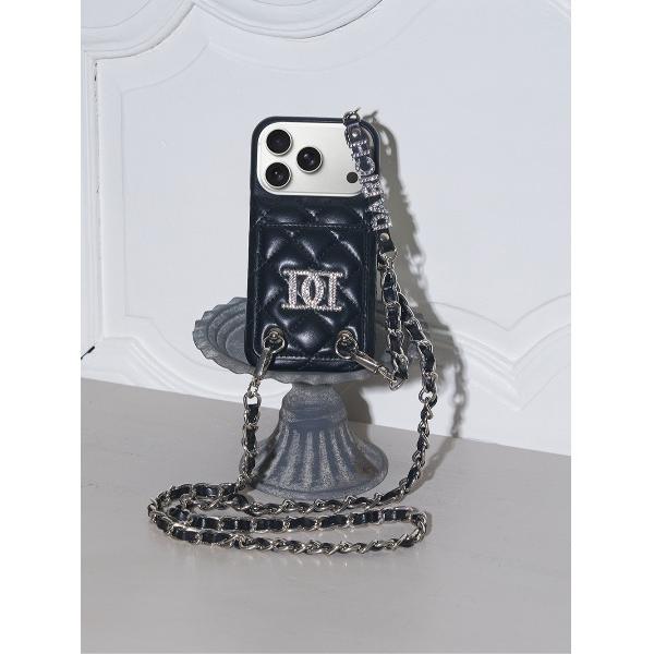 ZOZO問い合わせ番号:108385463ショップ:Darich，ダーリッチブランド:Darich，ダーリッチ商品名:ストーンロゴキルティングカードiPhoneケースカテゴリ:PC・スマホグッズ/家電>スマホケース/カバーブランド品番...