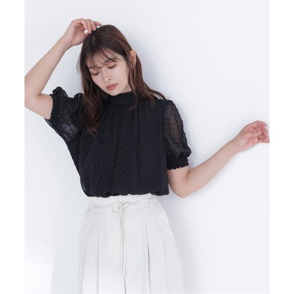 参考価格：7，997円発売時期：2026年04月コンディション：S（新品同様）タグ付きの未使用、または新品同様のアイテム付属品：タグ参考商品名：カットドビーハイネックブラウス参考品番：017-6110564【商品に関する注意事項】・こちらの...
