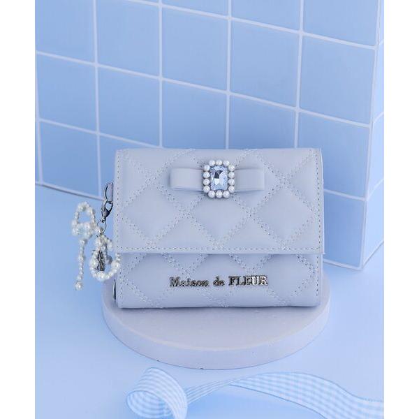 ZOZO問い合わせ番号:108540912ショップ:Maison de FLEUR，メゾン ド フルールブランド:Maison de FLEUR，メゾンドフルール商品名:ビジューリボンキルティングウォレットカテゴリ:財布/小物>財布ブ...