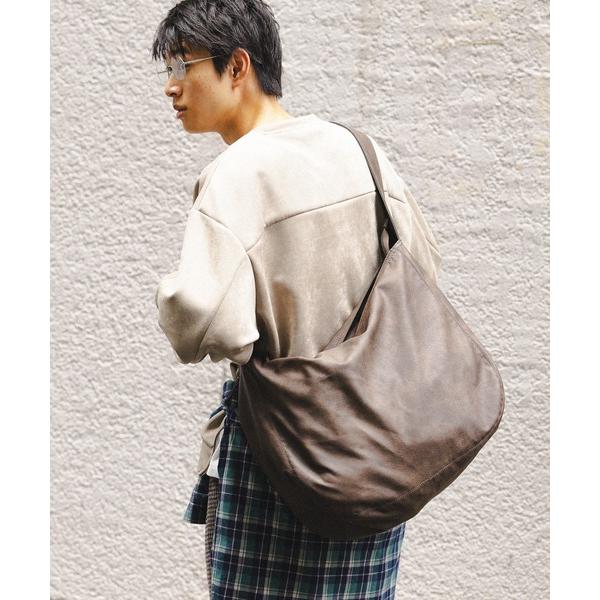 ZOZO問い合わせ番号:109840988ショップ:niko and...，ニコアンドブランド:niko and...，ニコアンド商品名:フェイクレザー4ポケットラージショルダーバッグカテゴリ:バッグ>ショルダーバッグブランド品番:1...