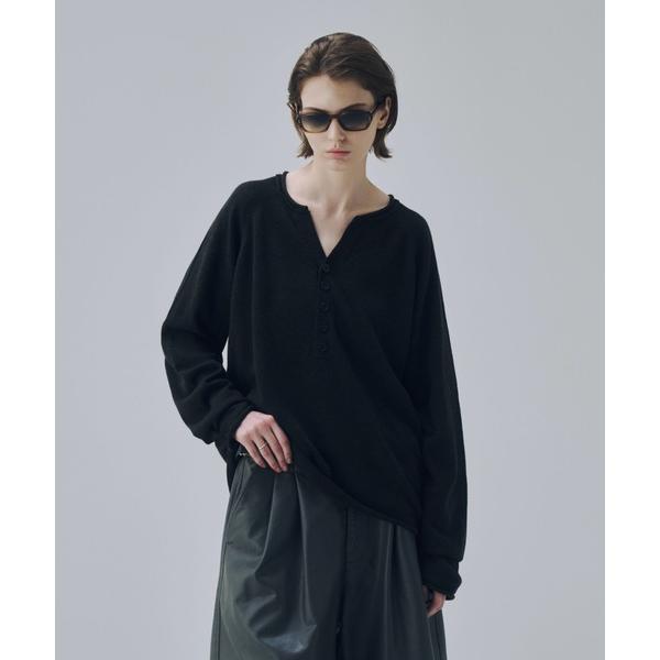 ZOZO問い合わせ番号:110082178ショップ:soerte，ソエルテブランド:soerte，ソエルテ商品名:Wool Blend Rolled Edge Henley Neck Knit / ウールブレンドヘンリーネックニットカテゴリ...