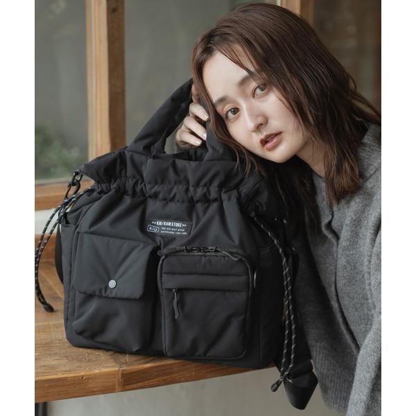 ZOZO問い合わせ番号:110272457ショップ:Wpc./KiU，ダブリュピーシーキウブランド:KiU，キウ商品名:【ZOZO限定】2WAYパデッドマルチウェイトートバッグカテゴリ:バッグ>トートバッグブランド品番:KEC022素...