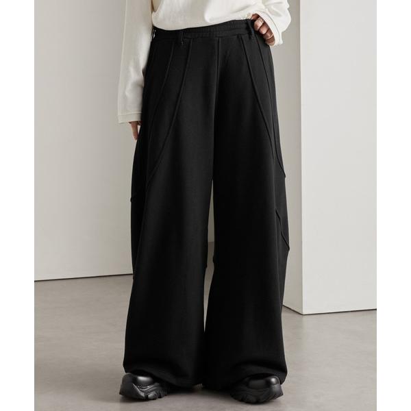 ZOZO問い合わせ番号:110556836ショップ:EMMA CLOTHES，エマ クローズブランド:cussil，クシル商品名:「cussil/クシル」スパイラルシームカーブデザインワイドスウェットパンツカテゴリ:パンツ>スウェット...