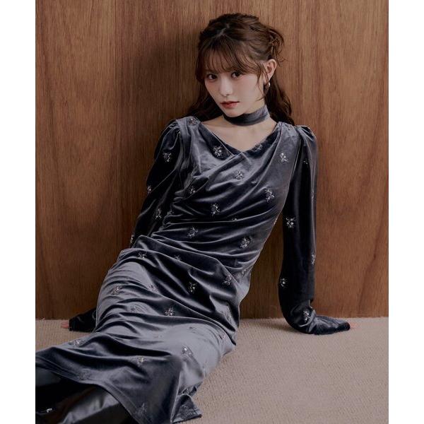 ZOZO問い合わせ番号:110876399ショップ:Chico，チコブランド:Chico，チコ商品名:「SALON by Chico」チョーカー付刺繍ベロアワンピース/ オケージョンカテゴリ:ワンピース/ドレス>ドレスブランド品番:C...