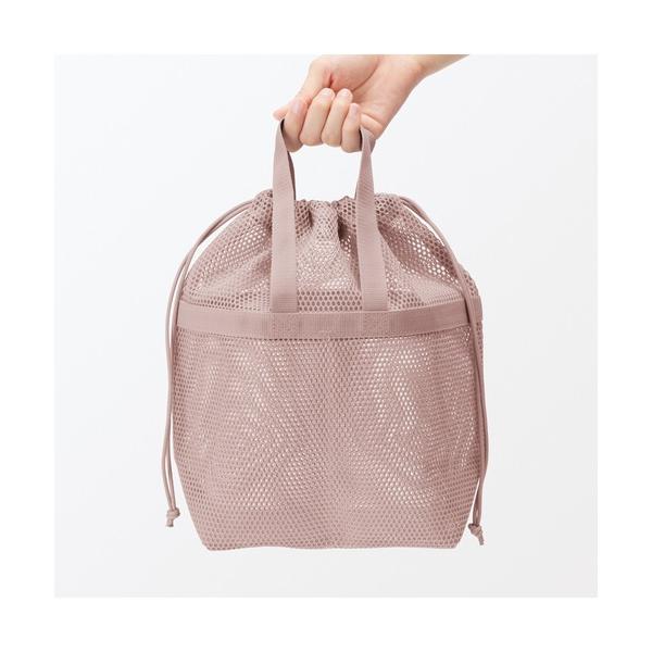 ZOZO問い合わせ番号:110912795ショップ:無印良品，ムジルシリョウヒンブランド:無印良品，ムジルシリョウヒン商品名:立体メッシュ持ち手付き巾着　Ｍ　約３３×１３×３１ｃｍカテゴリ:雑貨/ホビー>トラベルグッズブランド品番:4...