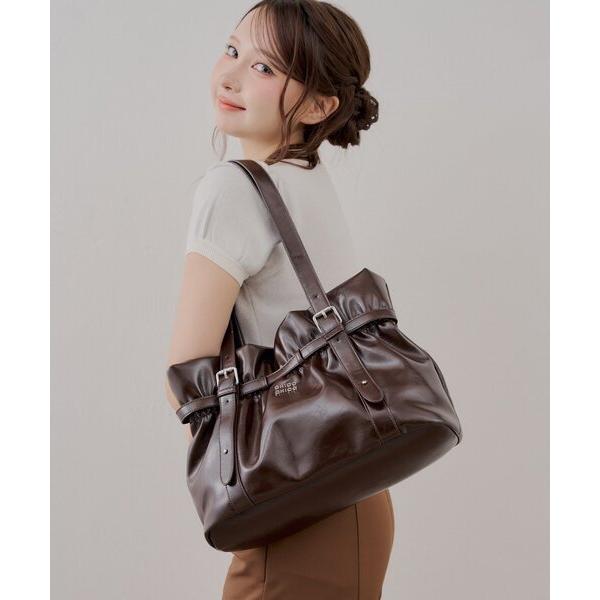 ZOZO問い合わせ番号:110992779ショップ:Chico，チコブランド:Chico，チコ商品名:ギャザーデザインベルトトートバッグカテゴリ:バッグ>トートバッグブランド品番:CHZ1062112A0004素材:表地：合成皮革 裏...