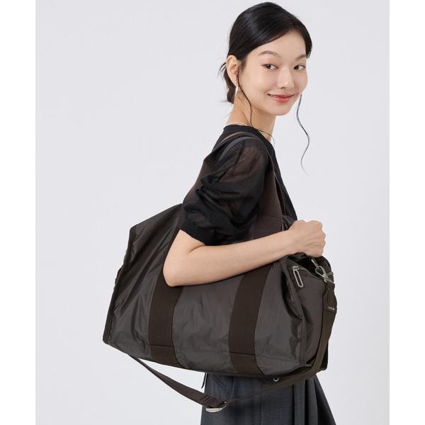 ZOZO問い合わせ番号:111192604ショップ:LeSportsac，レスポートサックブランド:LeSportsac，レスポートサック商品名:ESSENTIAL MEDIUM DUFFLE ダークチョコレートCカテゴリ:バッグ>ボ...