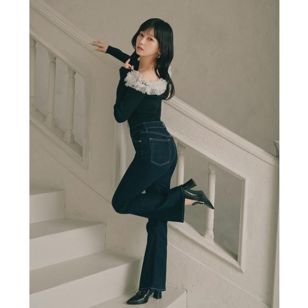 ZOZO問い合わせ番号:111354277ショップ:rienda，リエンダブランド:rienda，リエンダ商品名:「乃木坂46 一ノ瀬美空さん・池田瑛紗さん着用」ぷりぷりヒップデニムフレアパンツ 秋服カテゴリ:パンツ>デニムパンツブラ...