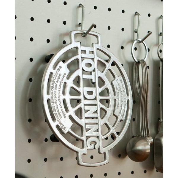 ZOZO問い合わせ番号:41952451ショップ:DULTON，ダルトンブランド:DULTON，ダルトン商品名:ALUMI TRIVET HOT-DINING/アルミニウム 鍋敷きカテゴリ:食器/キッチン>キッチンツールブランド品番:...