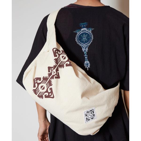 ZOZO問い合わせ番号:44098940ショップ:チャイハネ，チャイハネブランド:チャイハネ，チャイハネ商品名:【チャイハネ】ゴッドショルダーバッグカテゴリ:バッグ>ショルダーバッグブランド品番:IRTP9202素材:表地： 綿 / ...