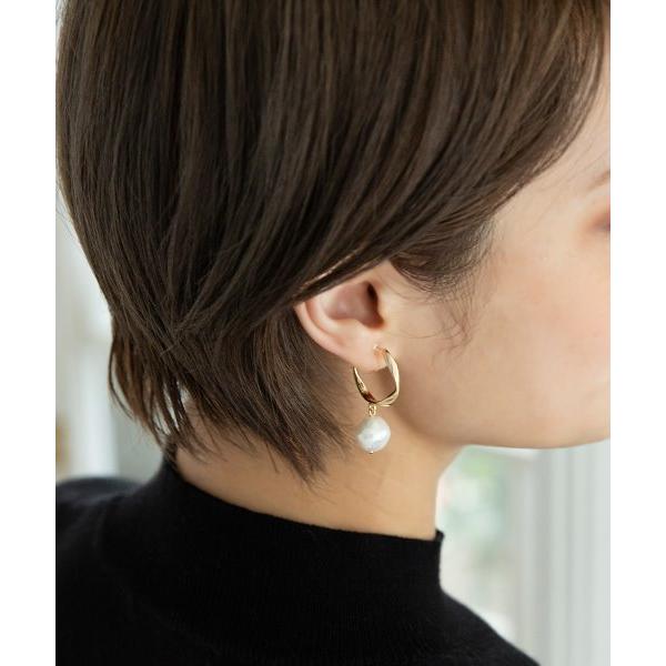 『タイムセール実施中』ZOZO問い合わせ番号:51004850ショップ:collecala，コレカラブランド:colleca la，コレカラ商品名:ノンホール・ねじれフープとパールの樹脂イヤリング〈金属アレルギー対応〉カテゴリ:アクセサリー...