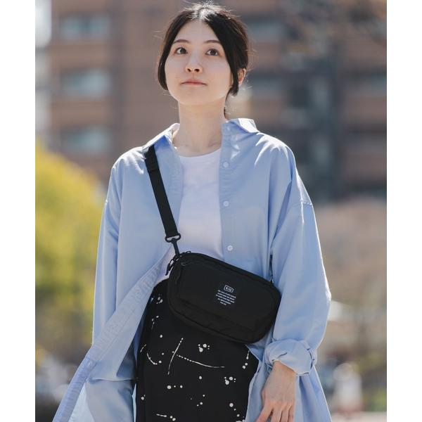 ZOZO問い合わせ番号:53454726ショップ:Wpc./KiU，ダブリュピーシーキウブランド:KiU，キウ商品名:300D フロントポケット ミニショルダーバッグカテゴリ:バッグ>ショルダーバッグブランド品番:K156-059/K...