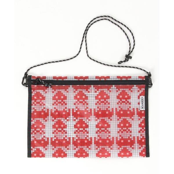 ZOZO問い合わせ番号:53757806ショップ:MEDICOM TOY，メディコム・トイブランド:FABRICK，ファブリック商品名:FABRICK【SPACE INVADERS】FLAT SHOULDER CASE Lカテゴリ:バッグ&...