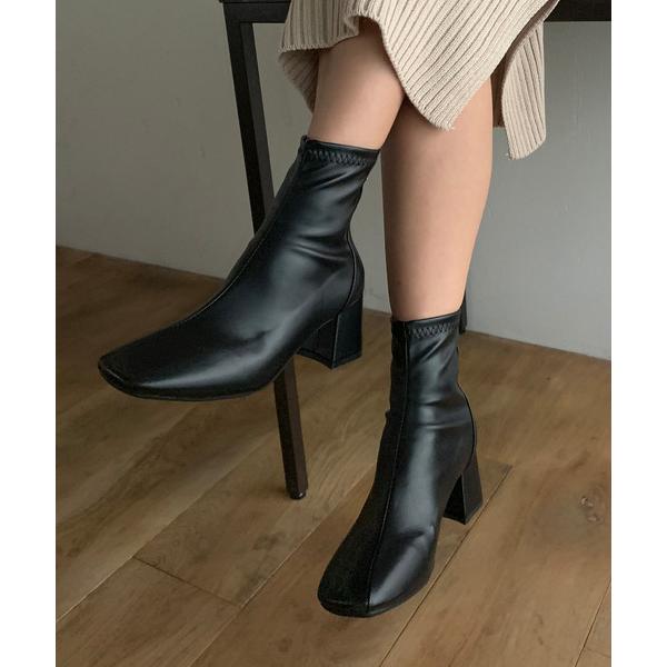 『セール実施中』ZOZO問い合わせ番号:53947625ショップ:JUNOAH，ジュノアブランド:JUNOAH，ジュノア商品名:スクエアトゥフェイクレザーショートブーツカテゴリ:シューズ>ブーツブランド品番:frit0901e-26素...