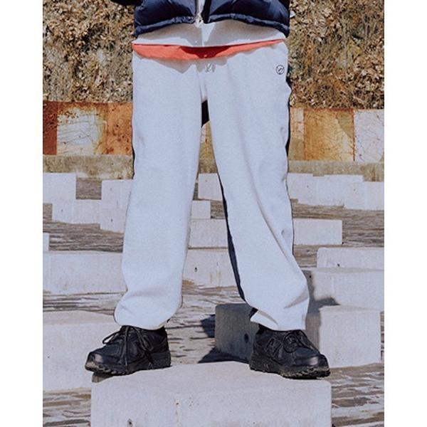 『セール実施中』ZOZO問い合わせ番号:67362572ショップ:VIBGYOR，ヴィブジョーブランド:VIBGYOR，ヴィブジョー商品名:【Re:one】「OVERR」OVR LOGO COLOR BLOCKED JOGGER PANTS...