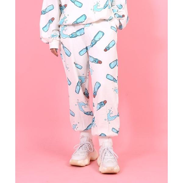 ZOZO問い合わせ番号:68015372ショップ:PUNYUS，プニュズブランド:PUNYUS，プニュズ商品名:フード総柄スウェットパンツ(RAMUNE)カテゴリ:パンツ>スウェットパンツブランド品番:PN21SS-032-3R素材:...