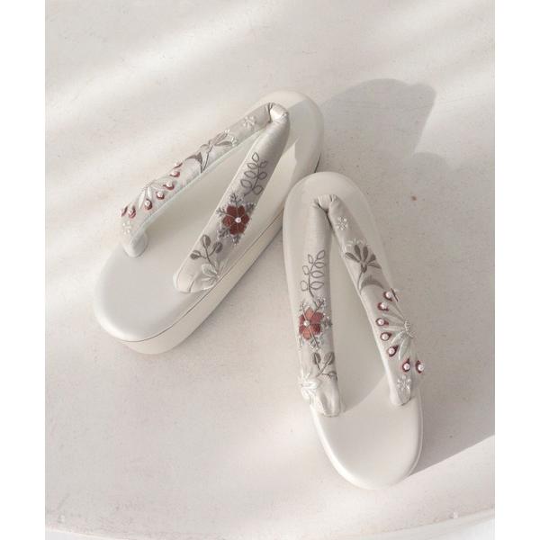 ZOZO問い合わせ番号:72496433ショップ:utatane，ウタタネブランド:utatane，ウタタネ商品名:草履 パールビーズ刺繍カテゴリ:水着/着物・浴衣>和装小物ブランド品番:5329610501素材:合成皮革原産国:中国...