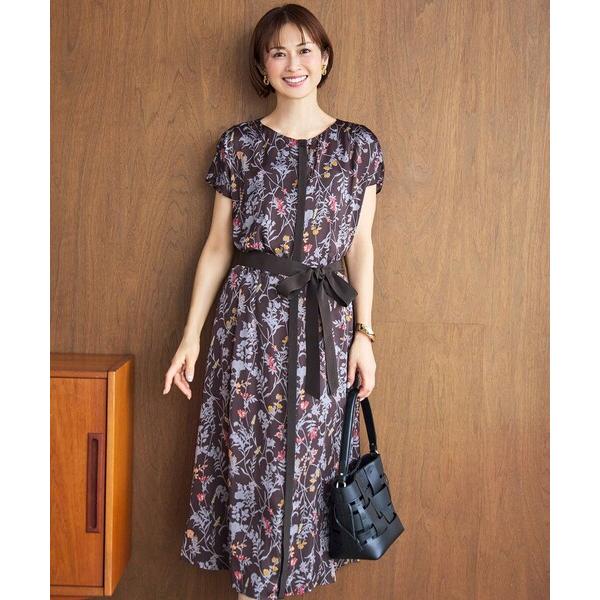 ZOZO問い合わせ番号:72811870ショップ:自由区，ジユウクブランド:自由区，ジユウク商品名:ハーバルフロープリント ワンピースカテゴリ:ワンピース/ドレス>ドレスブランド品番:OPWMSM0415素材:ネイビー系4/ベージュ系...
