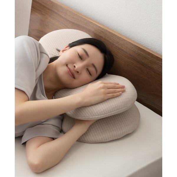 『タイムセール実施中』ZOZO問い合わせ番号:74371570ショップ:EMOOR，エムールブランド:EMOOR，エムール商品名:横向き寝で手が入れられる枕カテゴリ:インテリア>寝具ブランド品番:4580533725213素材:カバー...