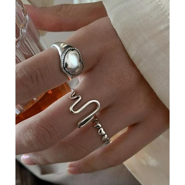 ZOZO問い合わせ番号:74638649ショップ:VIBGYOR，ヴィブジョーブランド:VIBGYOR Women，ヴィブジョー　ウィメン商品名:【urge select】Y2K シルバー ハートモチーフ リング/指輪【3個セット】カテゴリ...