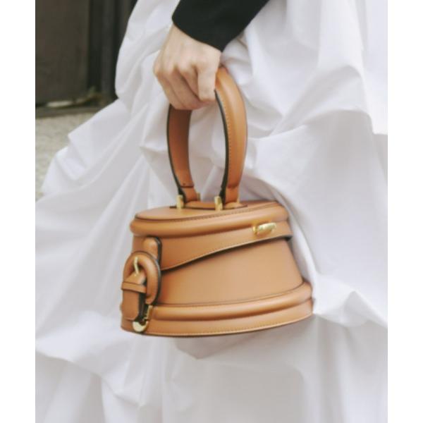 ZOZO問い合わせ番号:74689264ショップ:Olu.，オルドットブランド:Olu.，オルドット商品名:【ロングセラーアイテム】ラウンドレトロボックスバッグカテゴリ:バッグ>ハンドバッグブランド品番:OL21OHC04素材:合成皮...