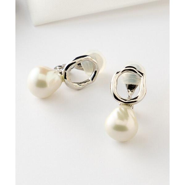 ZOZO問い合わせ番号:77115252ショップ:23区，ニジュウサンクブランド:23区，ニジュウサンク商品名:バロック パール イヤリングカテゴリ:アクセサリー>イヤリングブランド品番:AS3DCS0006素材:ゴールド系/シルバー...