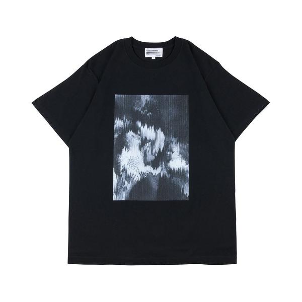 ZOZO問い合わせ番号:81489448ショップ:MEDICOM TOY，メディコム・トイブランド:Sync.，スィンク商品名:Sync.【KOSUKE KAWAMURA】TEE ”FAMILY PORTRAIT B＆Wカテゴリ:トップス&...