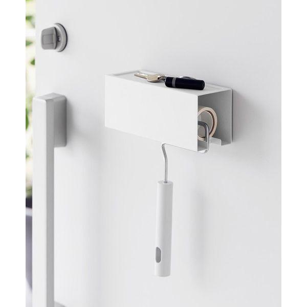 ZOZO問い合わせ番号:81489813ショップ:GEORGE'S，ジョージズブランド:tower，タワー，GEORGE'S，ジョージズ商品名:WEB限定  tower マグネットカーペットクリーナーホルダー ホワイトカテゴリ:インテリア&...