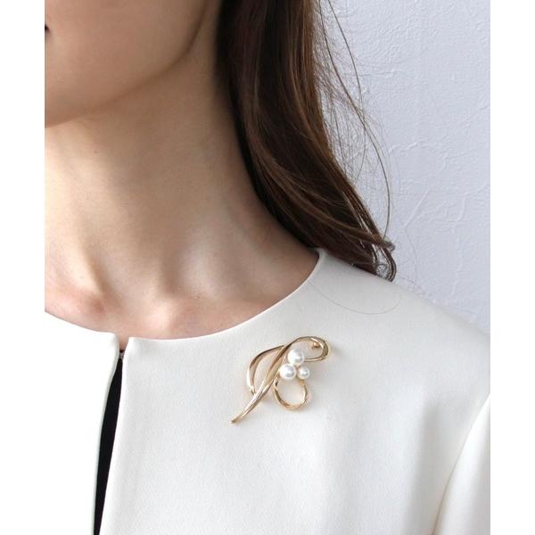 ZOZO問い合わせ番号:81971576ショップ:Three Four Time，スリーフォータイムブランド:Three Four Time，スリーフォータイム商品名:リーフラインパールブローチカテゴリ:アクセサリー>ブローチ/コサー...