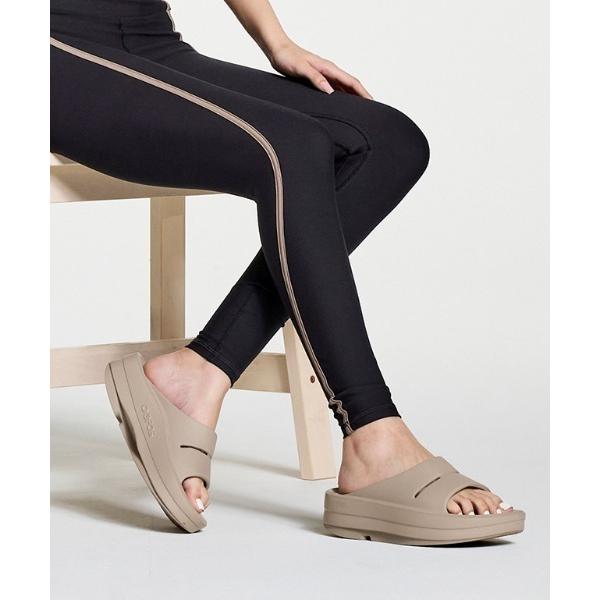 ZOZO問い合わせ番号:82815636ショップ:H.L.N.A，エイチエルエヌエーブランド:OOFOS，ウーフォス商品名:【OOFOS】OOmega OOahhカテゴリ:シューズ>サンダルブランド品番:2000730050232カラ...