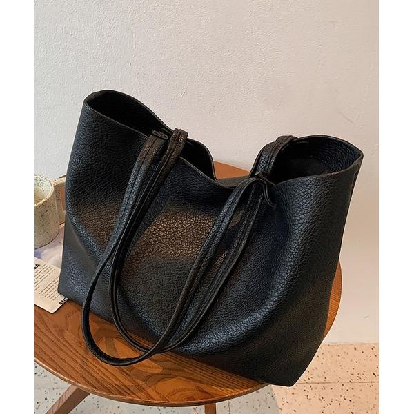 『セール実施中』ZOZO問い合わせ番号:83097138ショップ:FRP，エフアールピーブランド:LA VORAGINE，ラ ヴォラジネ，FRP，エフアールピー商品名:ポーチ付きA４大容量脇トートバッグカテゴリ:バッグ>トートバッグブ...