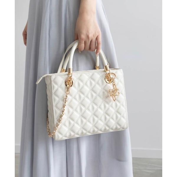 ZOZO問い合わせ番号:83196696ショップ:RANDA，ランダブランド:RANDA，ランダ商品名:2WAYキルティングミディバッグカテゴリ:バッグ>ハンドバッグブランド品番:FB33266素材:アイボリー・ブラック・ホワイト・グ...