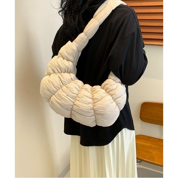 『セール実施中』ZOZO問い合わせ番号:85602830ショップ:WEGO，ウィゴーブランド:WEGO，ウィゴー商品名:ふわギャザークロワッサンショルダーバッグカテゴリ:バッグ>ショルダーバッグブランド品番:DF24SM05-SG00...
