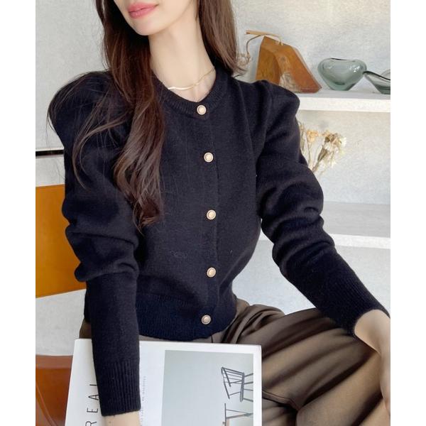 『タイムセール実施中』ZOZO問い合わせ番号:86765535ショップ:Ada.，エイダブランド:Ada.，エイダ商品名:金ボタン 肩パフ ショート カーディガンカテゴリ:トップス>カーディガン/ボレロブランド品番:ada1580素材...