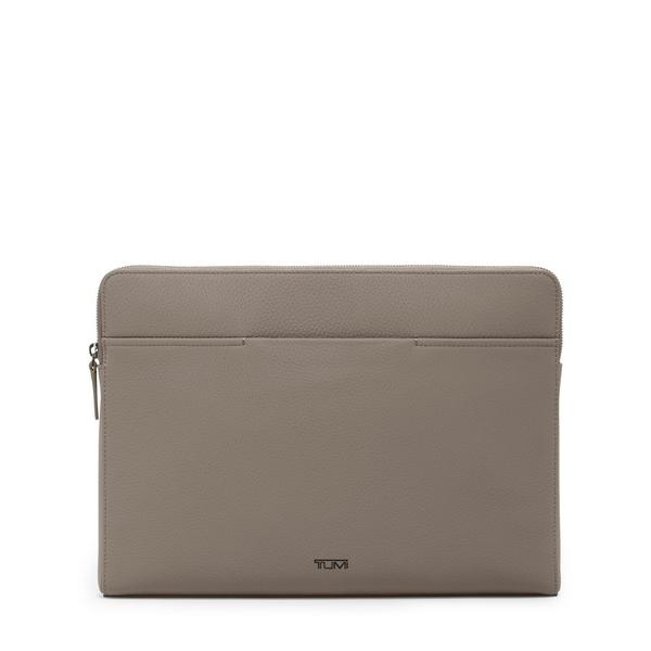 『セール実施中』ZOZO問い合わせ番号:87362132ショップ:TUMI，トゥミブランド:TUMI，トゥミ商品名:GEORGICA 「ミリニア」ラップトップ・スリーブ（A4/PC14インチまで対応）カテゴリ:PC・スマホグッズ/家電&gt...