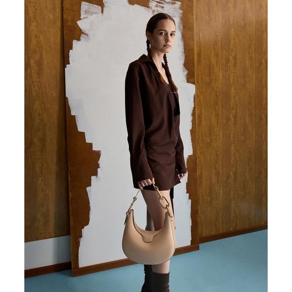 ZOZO問い合わせ番号:87362427ショップ:CHARLES &amp; KEITH，チャールズ＆キースブランド:CHARLES &amp; KEITH，チャールズ &amp; キース商品名:Kora コラ メタリックアクセントムーンバ...