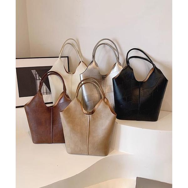 『セール実施中』ZOZO問い合わせ番号:87431082ショップ:FRP，エフアールピーブランド:LA VORAGINE，ラ ヴォラジネ，FRP，エフアールピー商品名:ポーチ付きショルダーバッグカテゴリ:バッグ>ショルダーバッグブラン...