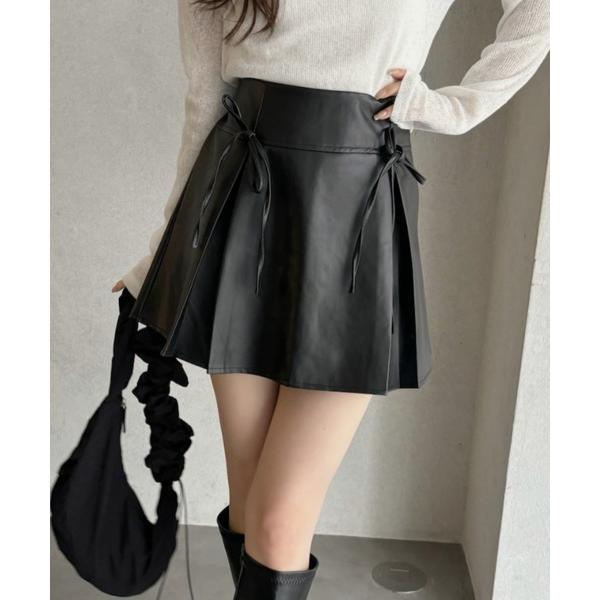 『タイムセール実施中』ZOZO問い合わせ番号:88190578ショップ:Ada.，エイダブランド:Ada.，エイダ商品名:リボンデザイン タックプリーツ フェイクレザー ミニスカートカテゴリ:スカート>スカートブランド品番:ada16...
