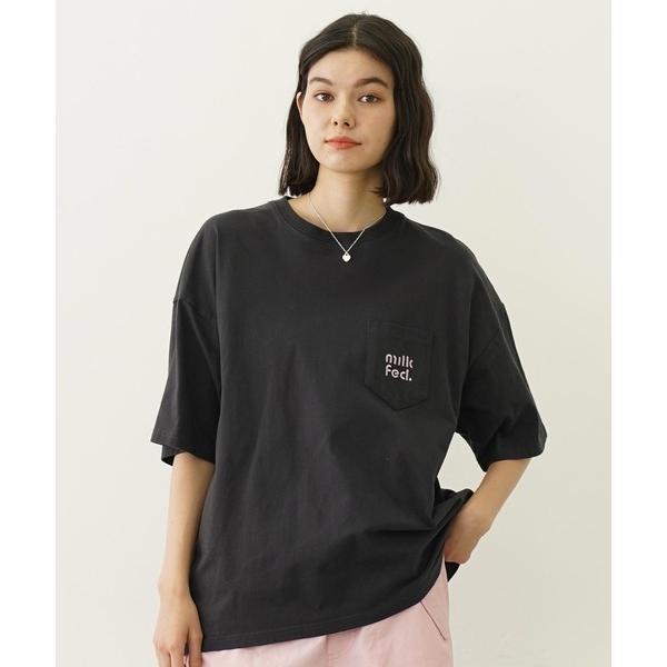 『セール実施中』ZOZO問い合わせ番号:88872415ショップ:MILKFED.，ミルクフェドブランド:MILKFED.，ミルクフェド商品名:CUT OUT LOGO POCKET WIDE S/S TEEカテゴリ:トップス>Tシャ...