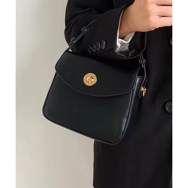 『タイムセール実施中』ZOZO問い合わせ番号:89072721ショップ:RiNc，リンクブランド:ammy.，エイミードット商品名:【 ammy. / エイミードット 】 ゴールド ボタン フラップ スクエア バッグカテゴリ:バッグ>...