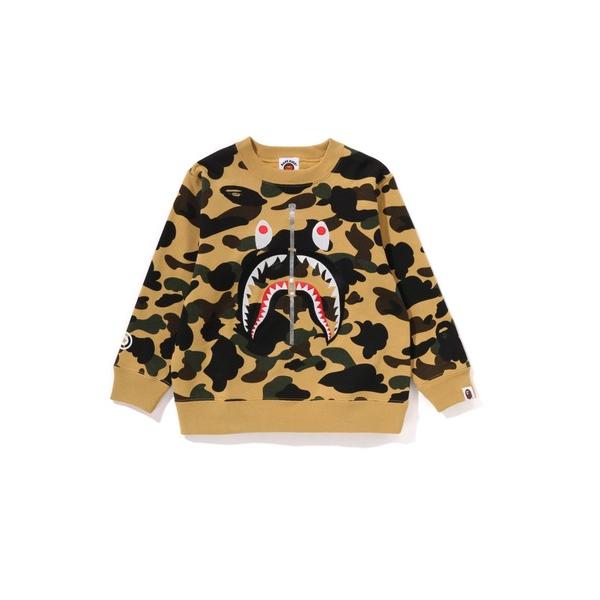 ZOZO問い合わせ番号:90089051ショップ:A BATHING APE，ア ベイシング エイプブランド:A BATHING APE，アベイシングエイプ商品名:1ST CAMO SHARK CREWNECK SWEATSHIRTカテゴリ...