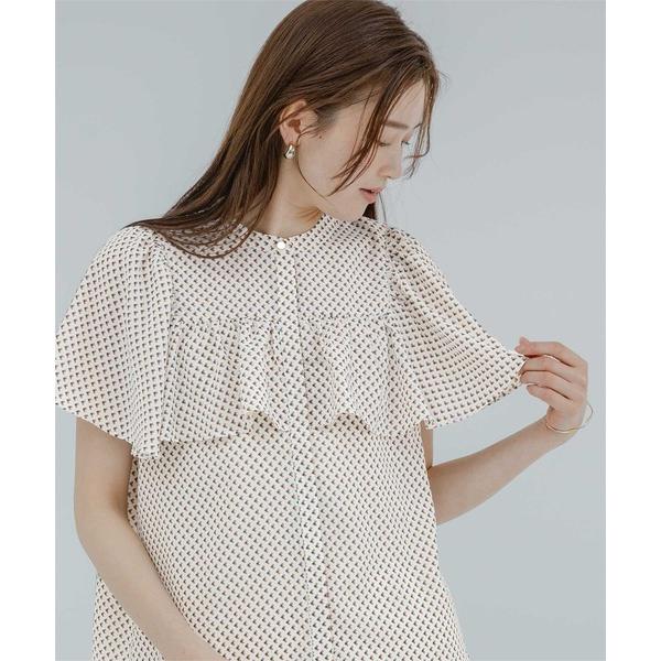 『タイムセール実施中』ZOZO問い合わせ番号:91106932ショップ:ur's，ユアーズブランド:ur's，ユアーズ商品名:ゴールド釦ジオメトリックフリルブラウスカテゴリ:トップス>シャツ/ブラウスブランド品番:BFXN2183素材...