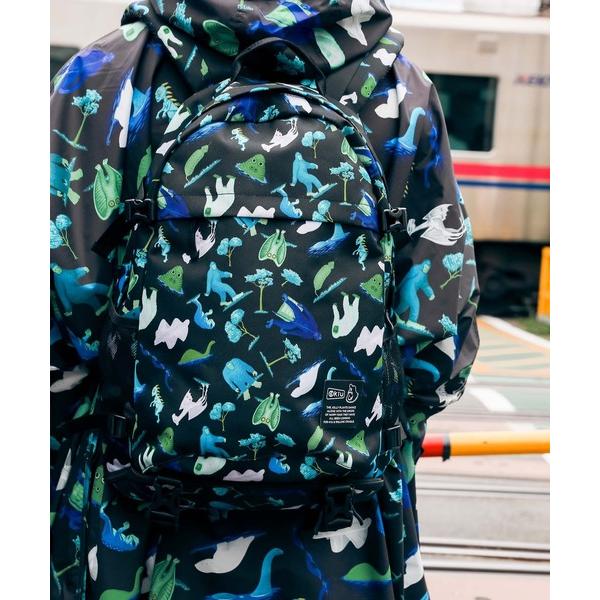 ZOZO問い合わせ番号:91145842ショップ:Wpc./KiU，ダブリュピーシーキウブランド:KiU，キウ商品名:【ROLLING CRADLEコラボ】600D 大容量バックパックカテゴリ:バッグ>バックパック/リュックブランド品...