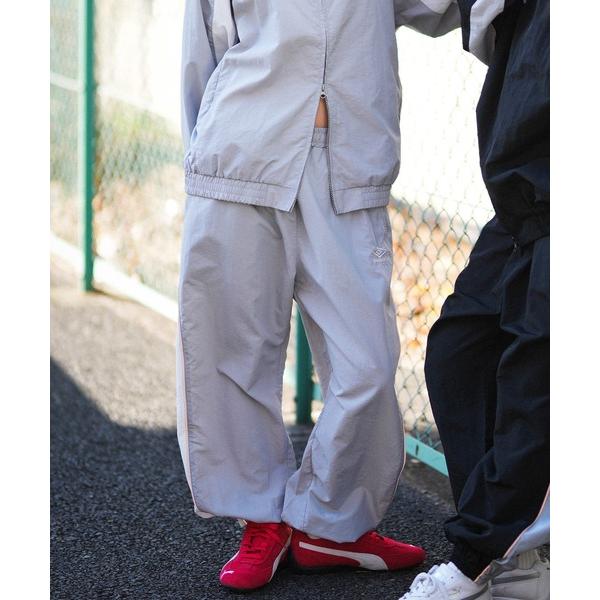 『セール実施中』ZOZO問い合わせ番号:91272814ショップ:ムラサキスポーツ，ムラサキスポーツブランド:UMBRO，アンブロ，ムラサキスポーツ，ムラサキスポーツ商品名:UMBROｘムラサキスポーツ トラックパンツ オーバーサイズ コラ...