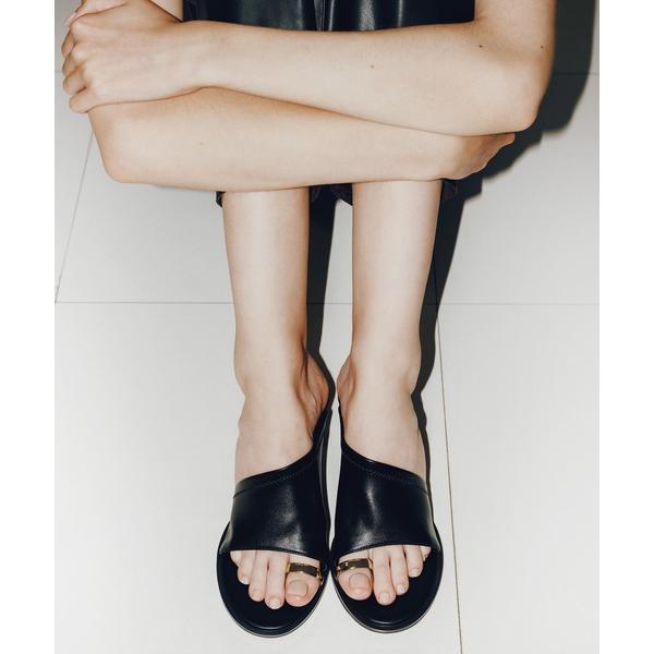 ZOZO問い合わせ番号:91615568ショップ:19 roots studio，ナインティーン ルーツ スタジオブランド:LE VERNIS，ル・ベルニ商品名:LE VERNIS(ル・ベルニ)Toe ring sandalsカテゴリ:シュ...