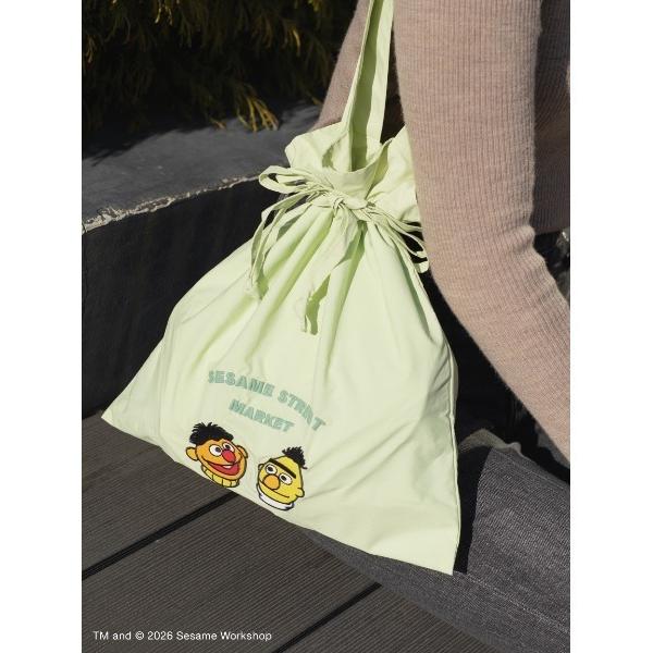 『セール実施中』ZOZO問い合わせ番号:92013345ショップ:SESAME STREET MARKET，セサミストリートマーケットブランド:SESAME STREET，セサミストリート商品名:ペアアート　巾着トートバッグ（A4サイズ対応...