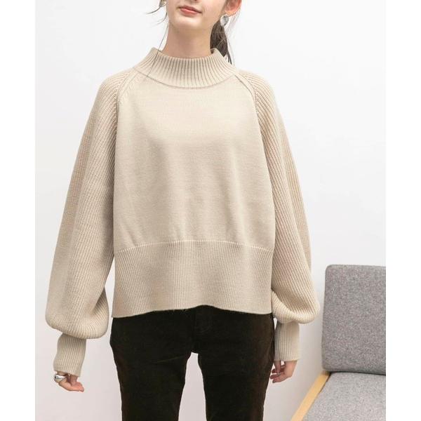 『セール実施中』参考価格：7，700円発売時期：2021年12月コンディション：C（やや使用感あり）使用感があり、やや気になる傷や汚れがあるアイテム全体的：毛玉参考商品名：ハイネックカラーショートニット参考品番：NL17-22B072【商品...