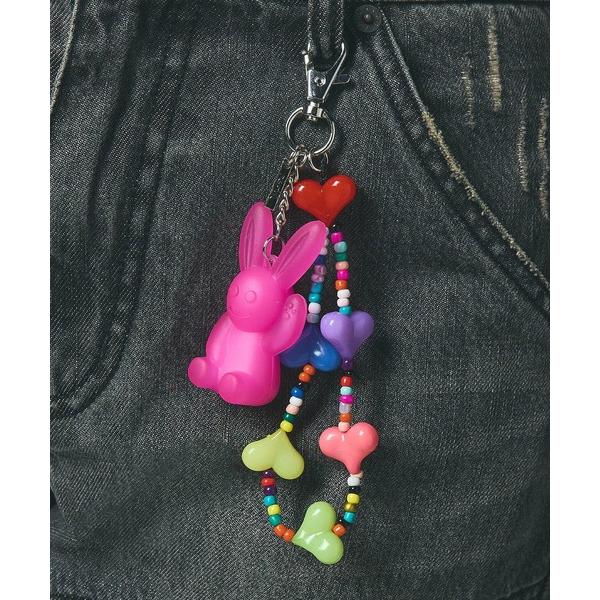 ZOZO問い合わせ番号:92221907ショップ:X-girl，エックスガールブランド:X-girl，エックスガール商品名:GUMMY BUNNY STRAPカテゴリ:財布/小物>キーホルダーブランド品番:105252054025素材...