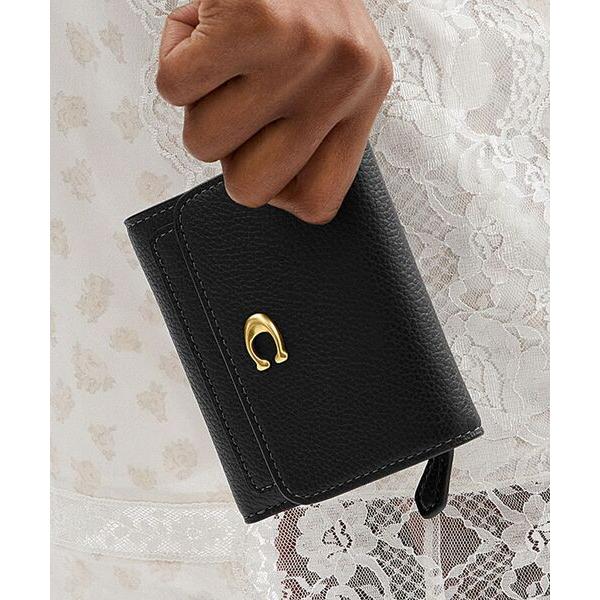ZOZO問い合わせ番号:92385739ショップ:COACH，コーチブランド:COACH，コーチ商品名:ミラ スモール フラップ ウォレットカテゴリ:財布/小物>財布ブランド品番:CAO13 B4BK素材:牛革原産国:ベトナム製カラー...